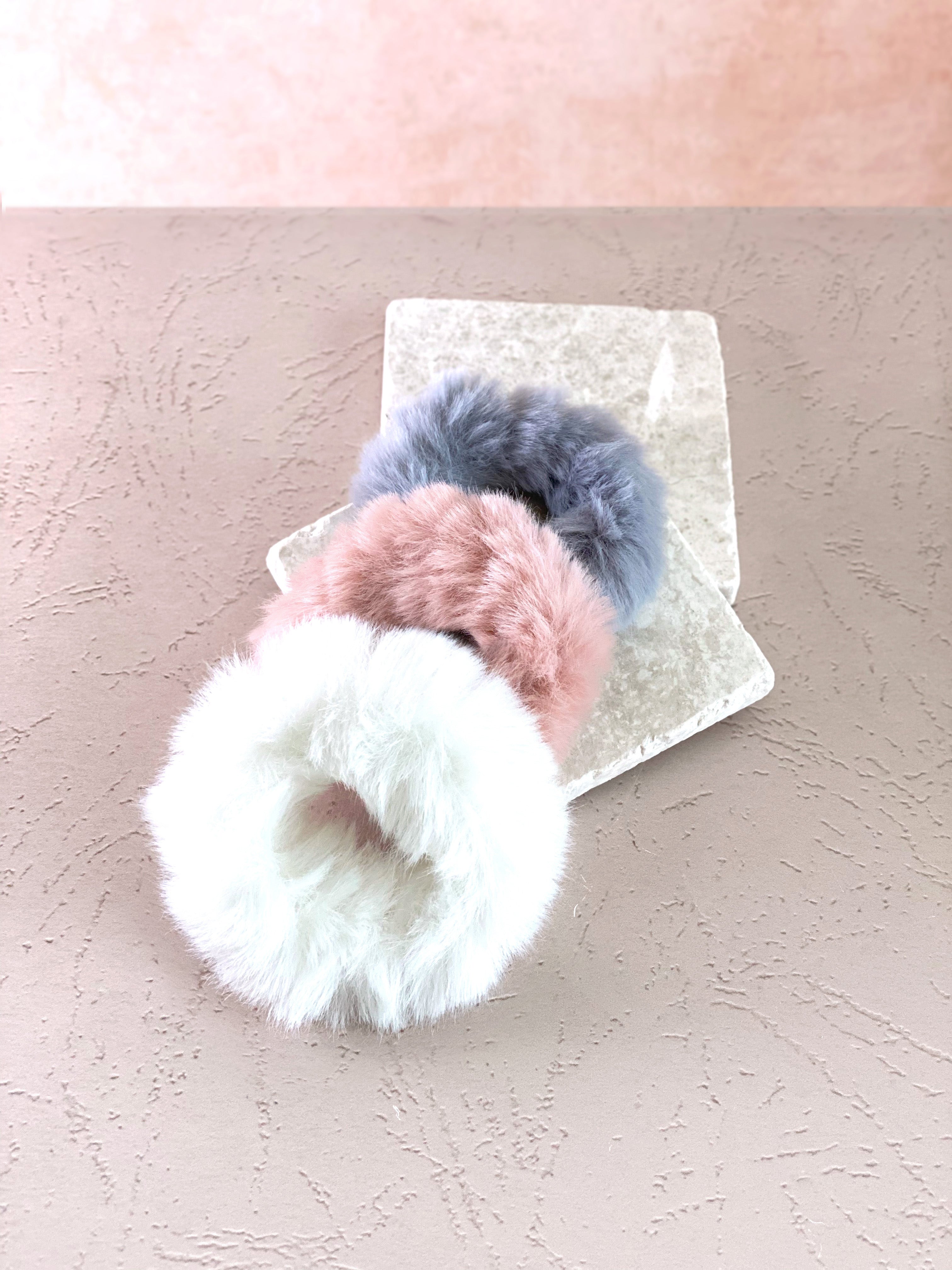 Cloud Scrunchie-protects all types of hair – Malionne